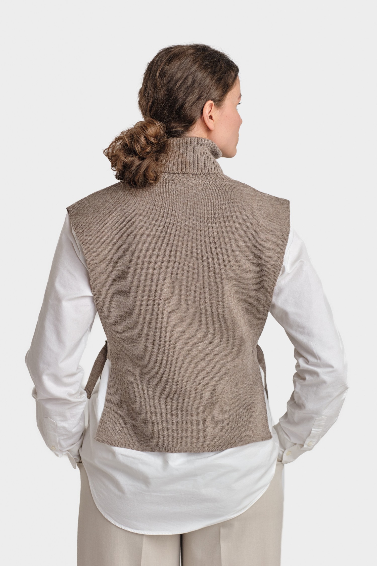 SOLACE vest, dark greige | Alpa