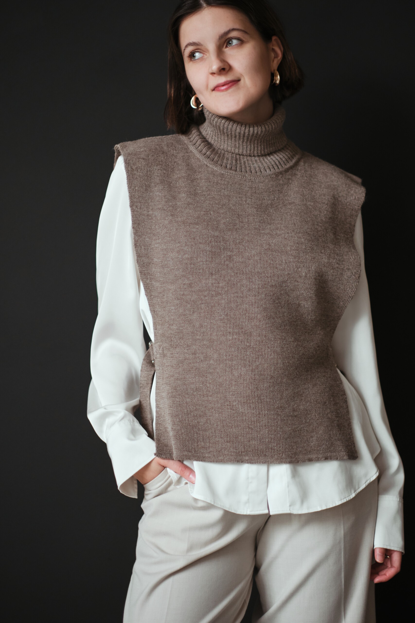 SOLACE vest, dark greige | Alpa