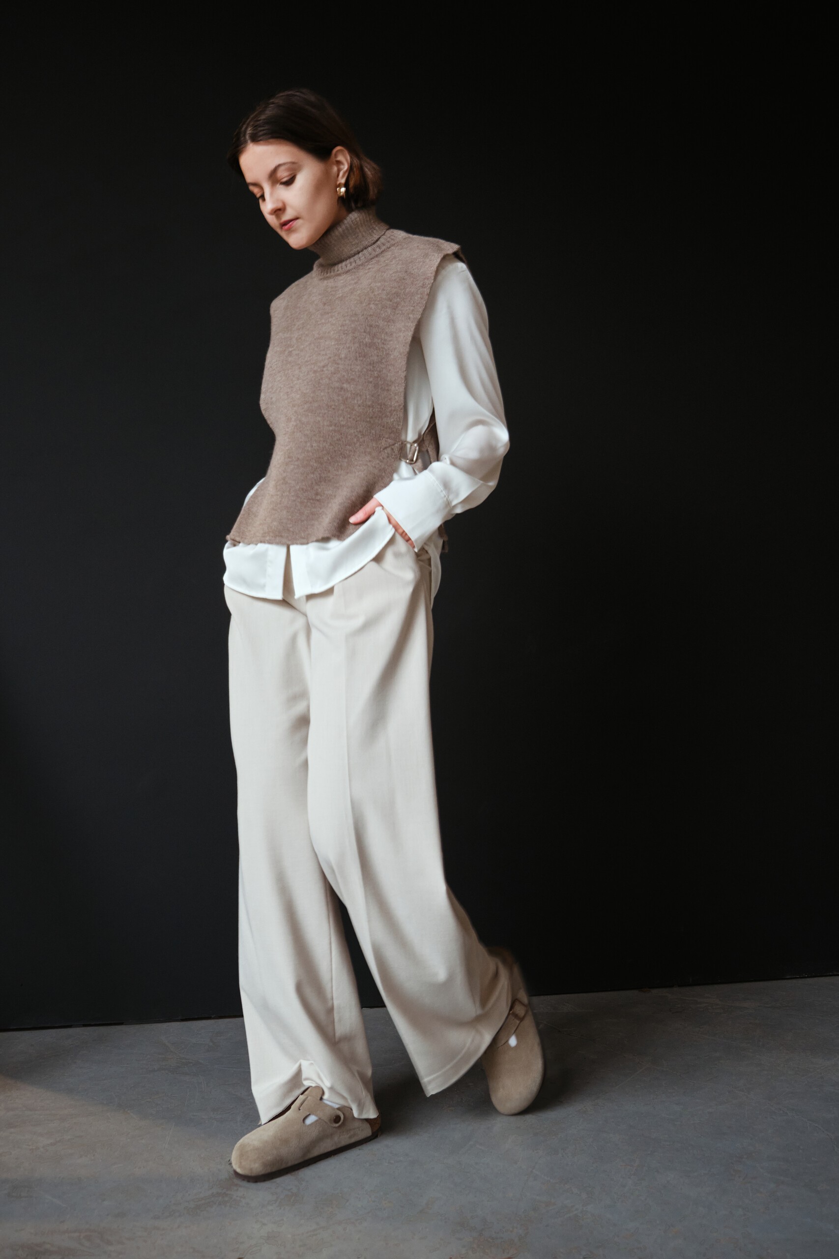 SOLACE vest, dark greige | Alpa